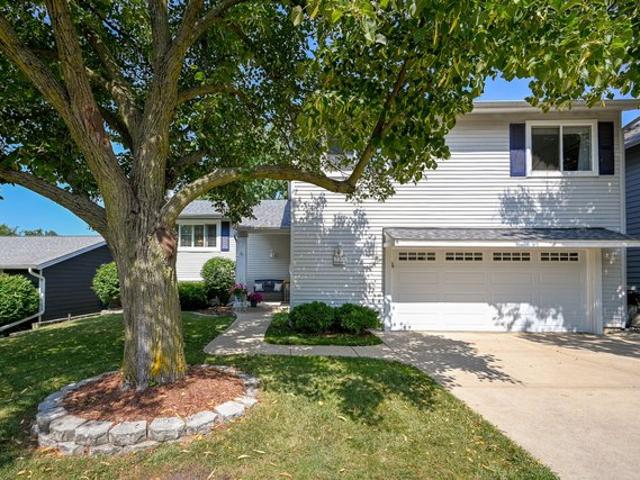 6930 Blue Flag Ave, Woodridge, IL 60517