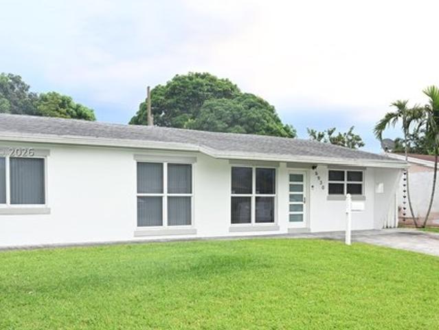 6930 Coolidge St, Hollywood, FL 33024