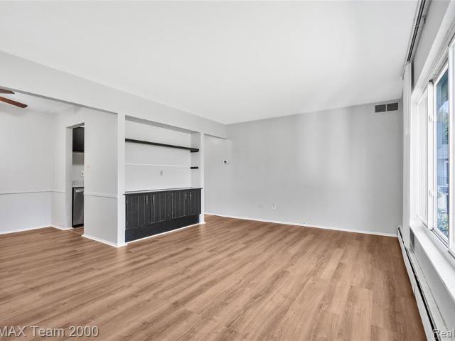 6930 YALE Apt. 5 Street