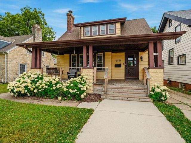 6931 Aetna Ct, Wauwatosa, WI 53213