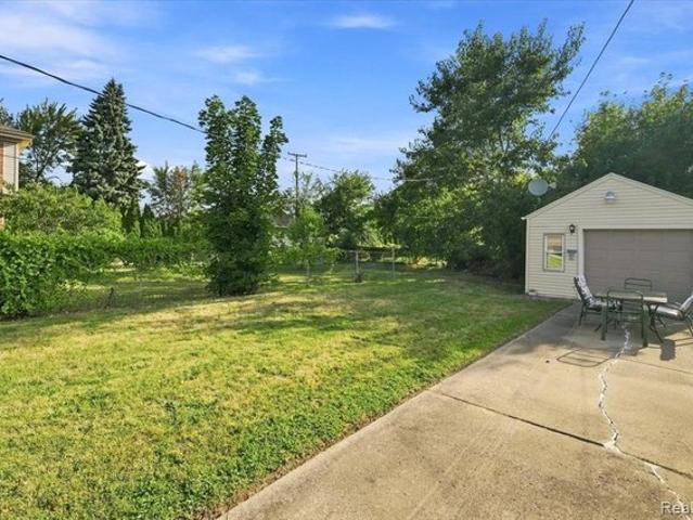 6932 Middlepointe St, Dearborn, MI 48126