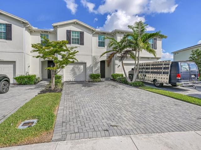 6933 N Harbours Edge Ave, Lake Worth, FL 33467