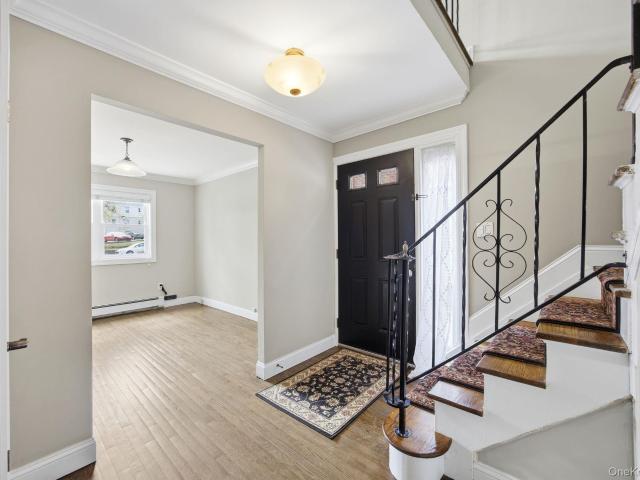 6933 Little Neck Parkway
