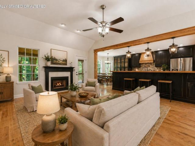 6933 Sawtooth Drive
