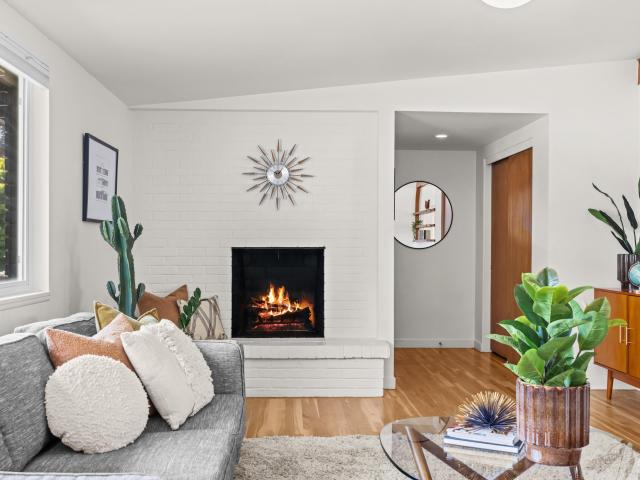 6933 W Brentwood Dr