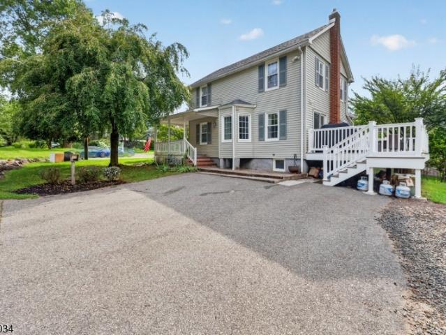 693 Amwell Rd