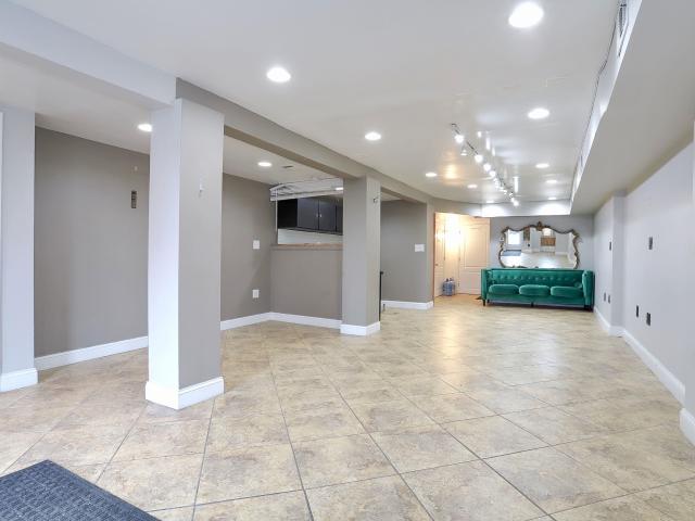 693 Bergen Ave