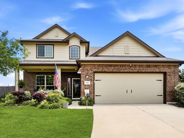 693 Forest Bend Ln, La Marque, TX 77568