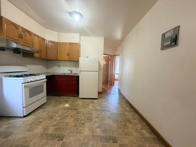 693 Kennedy Blvd # 2