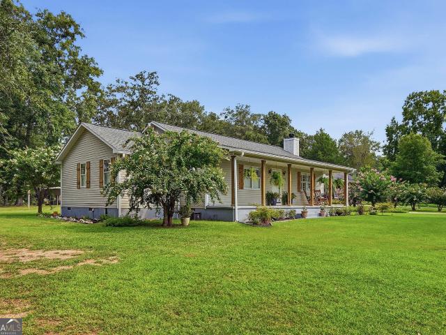 693 Lakeshore Drive