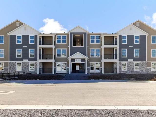 693 W 4500 S Unit 201, Mapleton, UT 84664