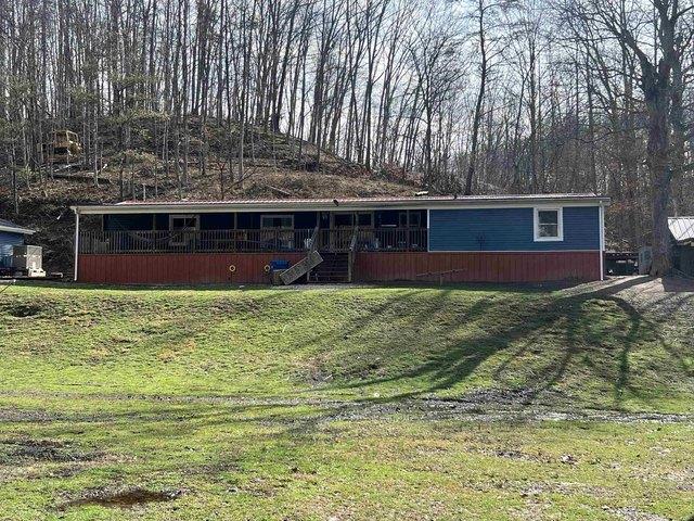 6945 Wood School Rd, Gallipolis Ferry, WV 25515