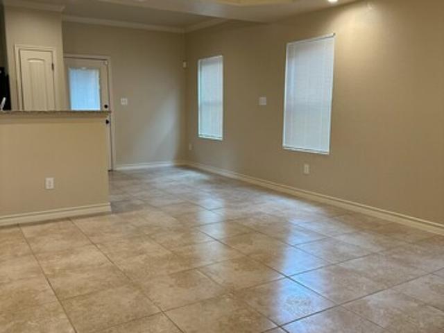 6946 Lakeview