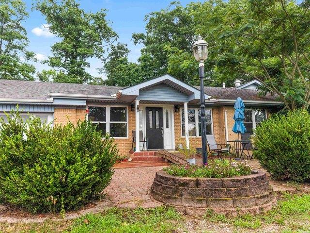 6946 S, Cove, AR 71937