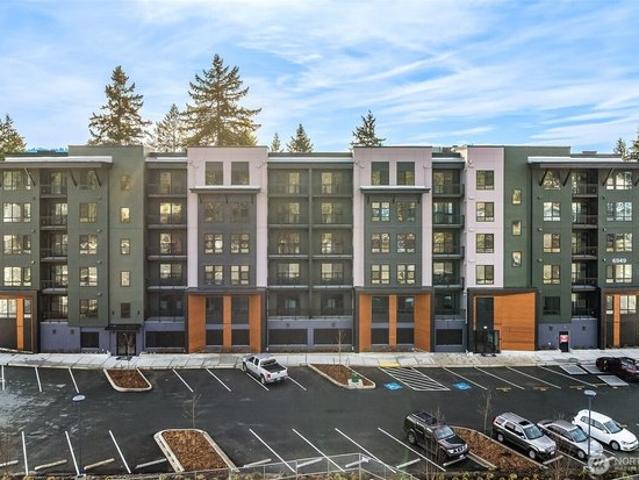 6949 NE 184th Ln Unit 103, Kenmore, WA 98028