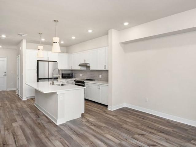 6949 NE 184th Ln Unit 103, Kenmore, WA 98028