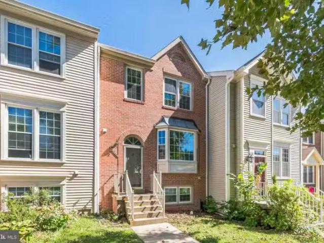 6949 COMPTON LN, CENTREVILLE, VA 20121 Condo/Townhome For Sale.