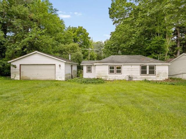 69408 Elkhart Rd, Edwardsburg, MI 49112