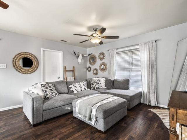 6940 Avenue K, Houston, TX 77011