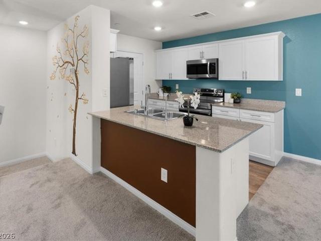 6940 Skyline Blue St, North Las Vegas, NV 89086