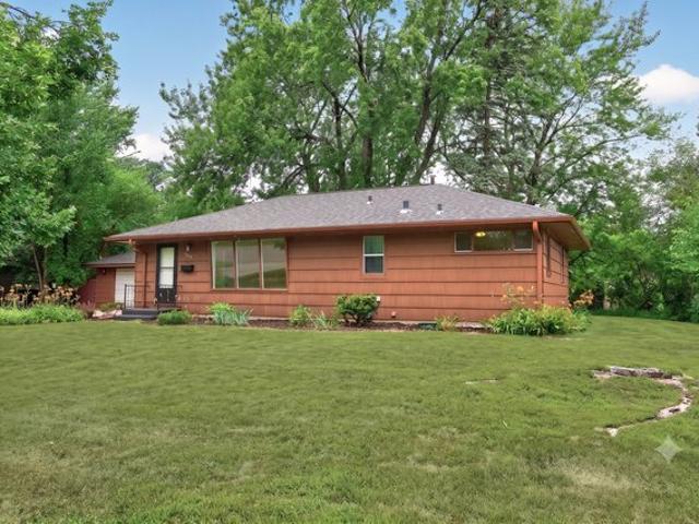 6941 Idaho Ave N, Brooklyn Park, MN 55428