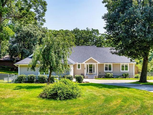 6943 NW Trail Ridge Dr, Johnston, IA 50131