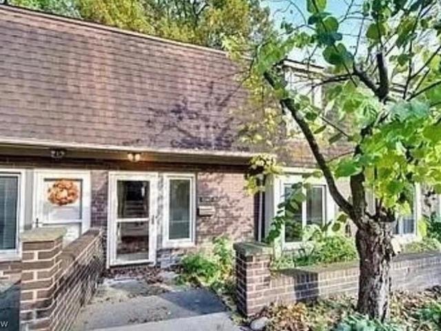6943 W Fitzwater Rd Unit 20, Brecksville, OH 44141