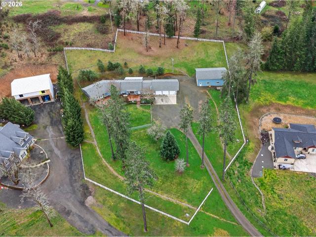 694 Orchard Ln, Roseburg, OR