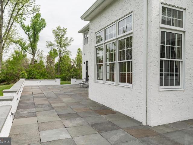 694 Misty Hollow