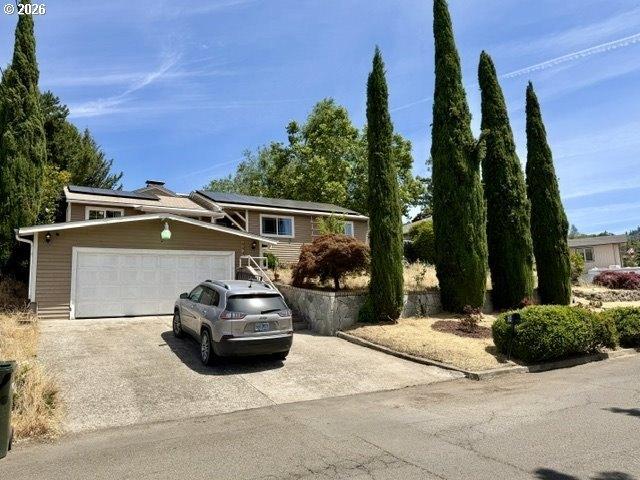 694 NE Knoll Ave, Roseburg, OR 97470