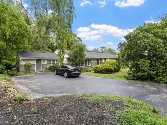 694 S BRYN MAWR AVE, BRYN MAWR, PA 19010 Single Family Residen.