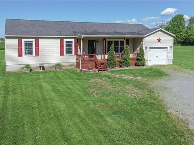 694 S James St, Cape Vincent, NY 13618