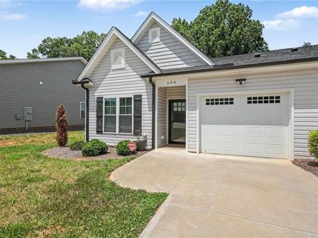694 W Lee Ave, Yadkinville, NC 27055