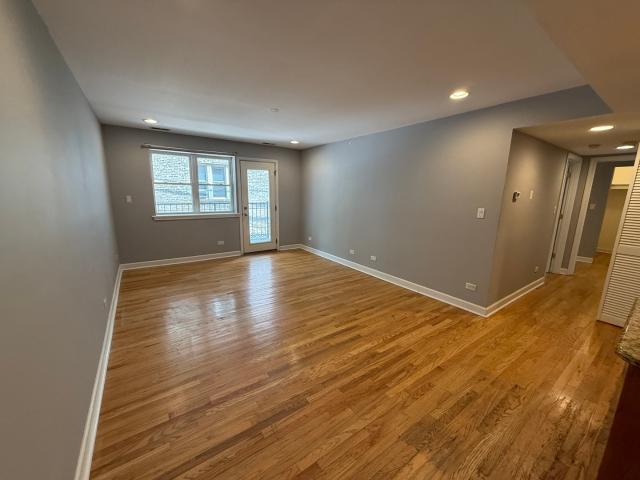 6954 N Greenview Avenue # 209
