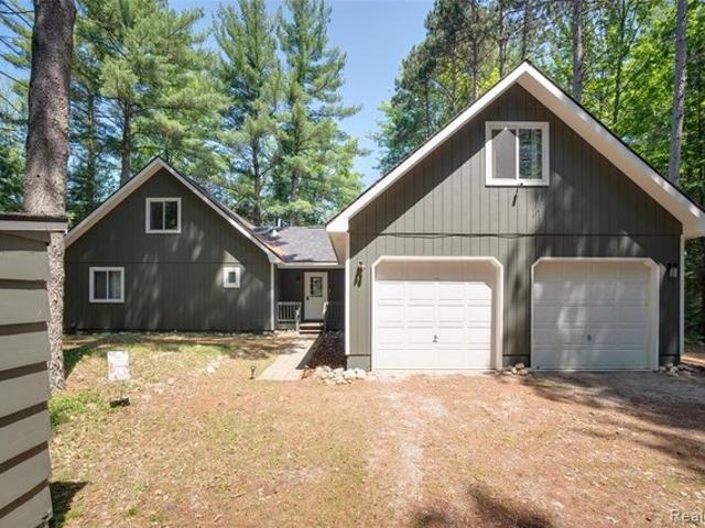 6954 Aarwood Trl NW, Clearwater Township, MI 49676