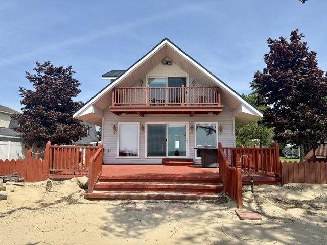 6954 James St, Caseville, MI 48725