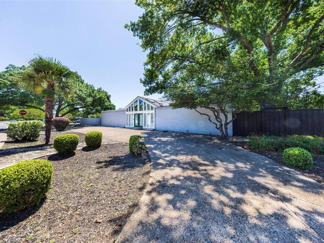 6954 Leameadow Drive