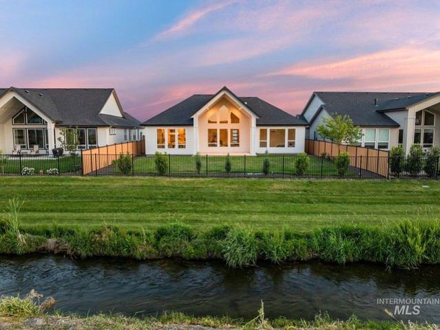 6954 Saddle Bred Way, Star, ID 83669