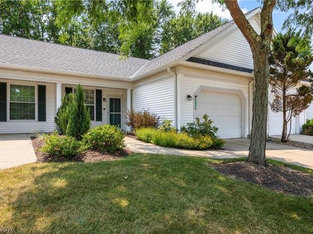 6956 Cottage Cir, North Ridgeville, OH 44039