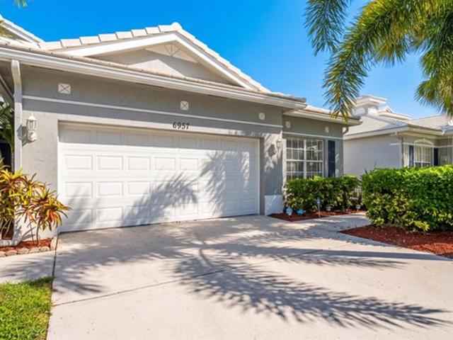 6957 Blue Skies Dr, Lake Worth, FL 33463