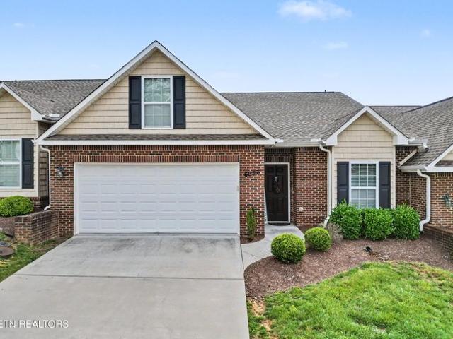6957 Pemmbrooke Shire Ln, Knoxville, TN 37909