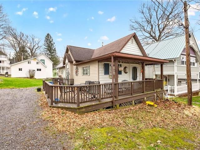 6958 7 Embury Ave, Castile, NY 14427