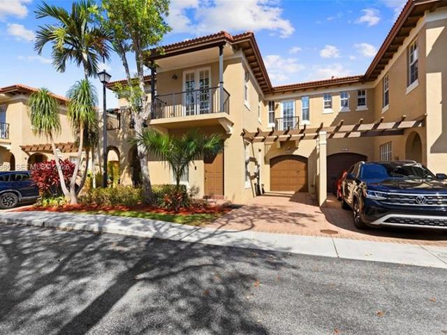 6959 Julia Gardens Dr, Coconut Creek, FL 33073