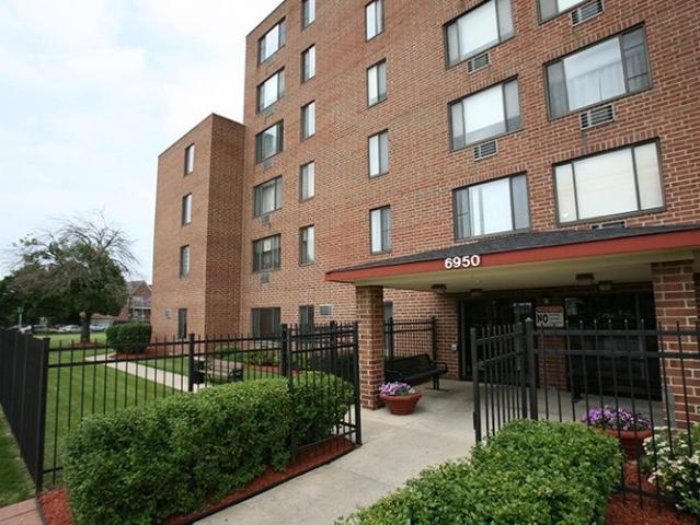6950 S. Vincennes Avenue, 2 beds, 1 full bath