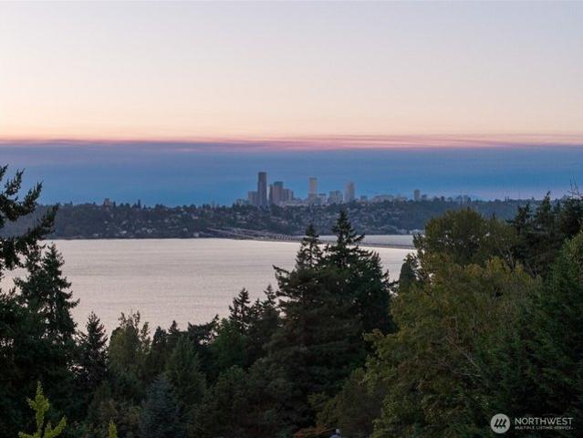 6950 SE Maker St, Mercer Island, WA 98040