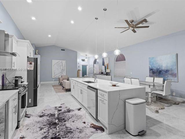 6952 NW 27th Ct, Margate, FL 33063 | MLS #A11956