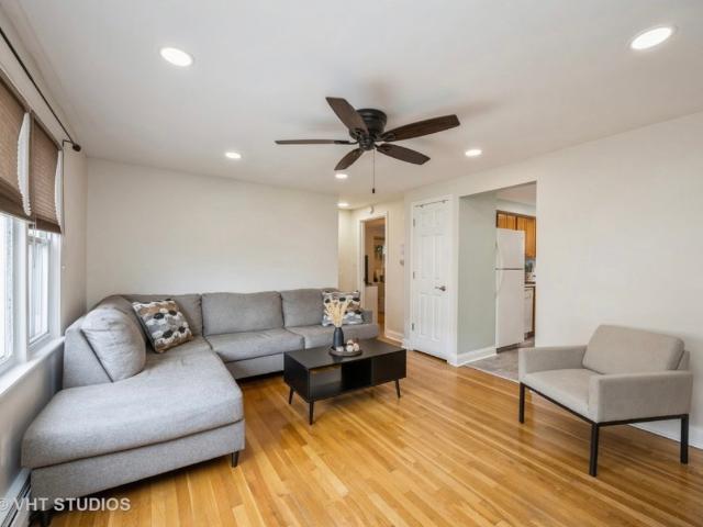 6952 W 65th St, Unit 2B, Chicago, IL 60638 | MLS #12610 | Compass