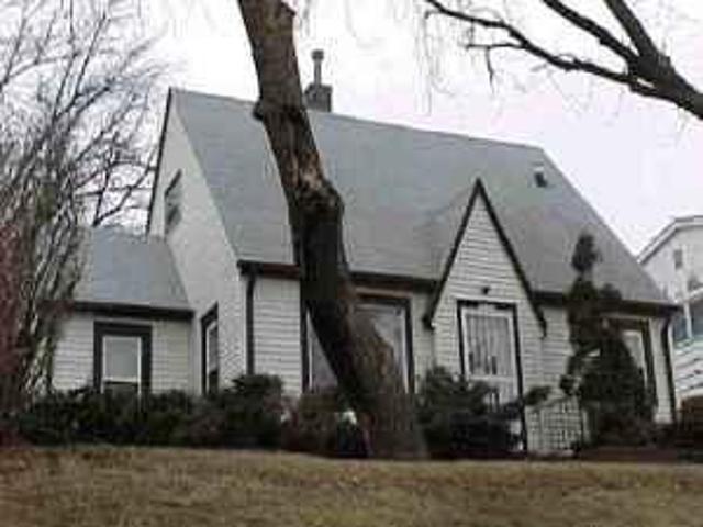 $695 / 3br Cute little hideaway 1208 Washington Street map