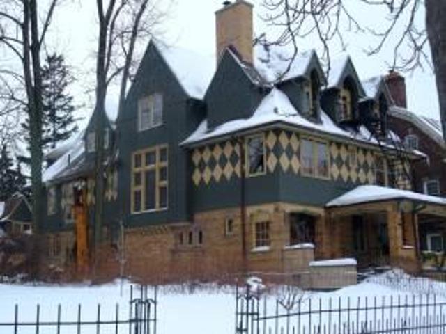 $695 / 1br Elmwood Village great porch 308 Summer map