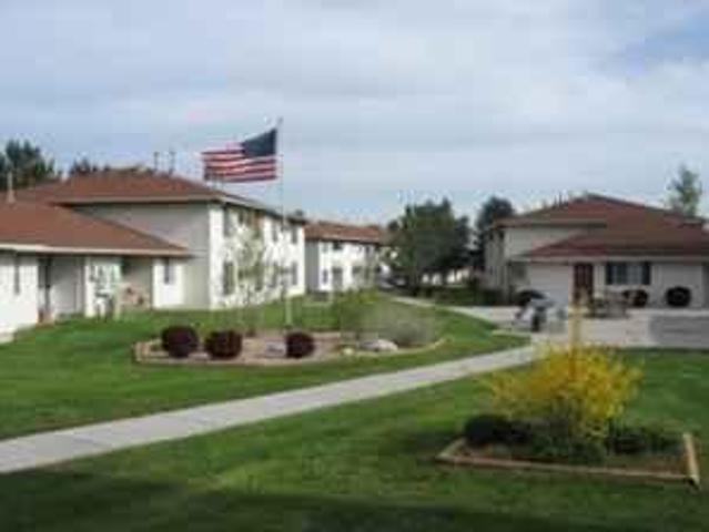 $695 / 2br Gorgeous 2 Bedroom with Gorgeous Views Layton
